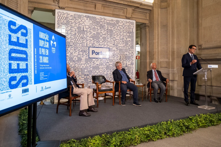 SEDES propõe medidas para duplicar o PIB e Rui Moreira acrescenta: “a ...